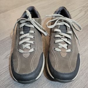 Clarks | Shoes | Nwob Clarks Wavewalk Waterproof Sneakers 95 | Poshmark